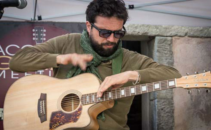 Cole Clark in Italy! - Cole Clark Guitars | Cole Clark Guitars